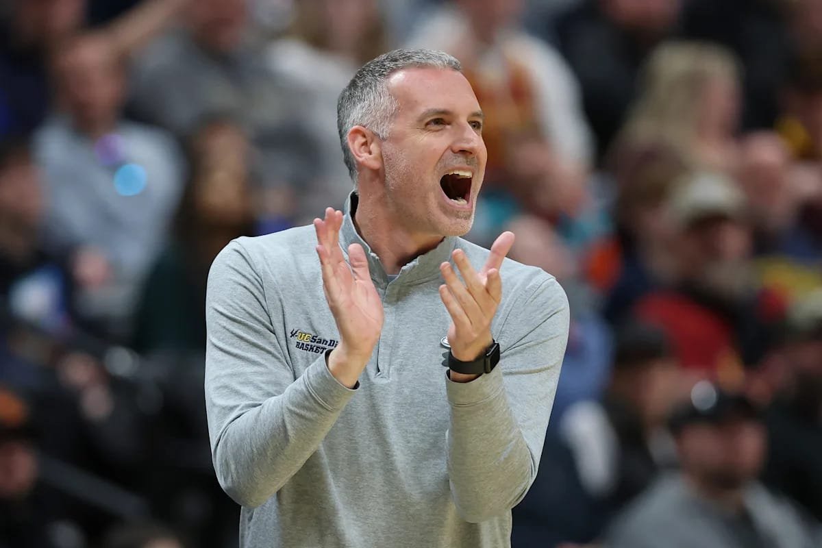 Nuevo México Eric Olen ha sido nombrado entrenador de baloncesto ...