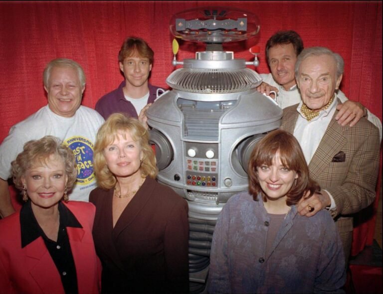 June Lockhart, querida figura materna de ‘Perdidos en el espacio ...