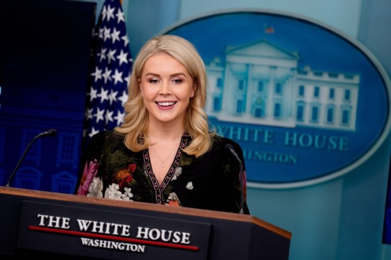 Caroline Levitt habla de la «anormal» diferencia de edad de 32 años con ...